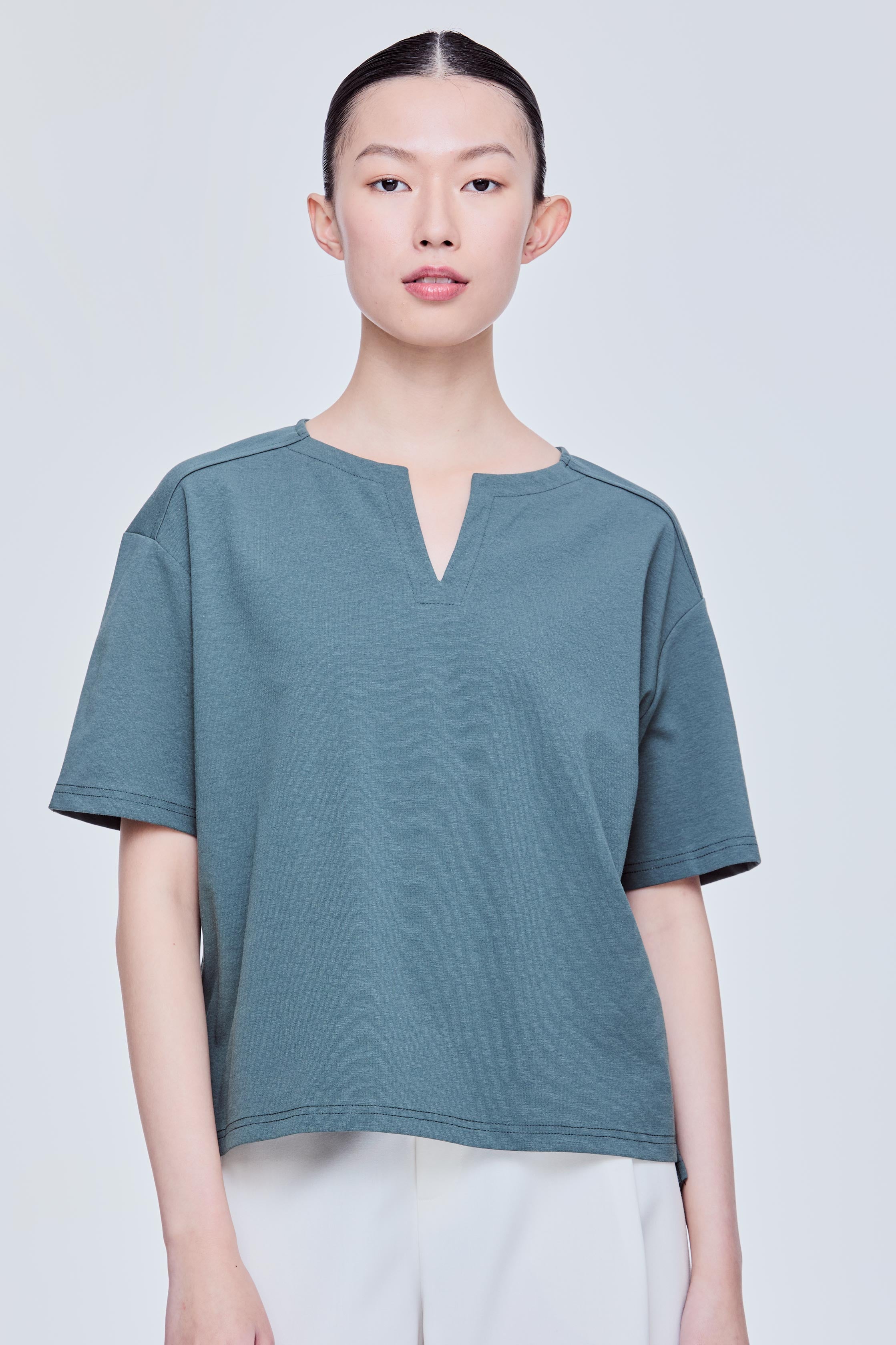 Basic Split Crew Tee – iORA Malaysia