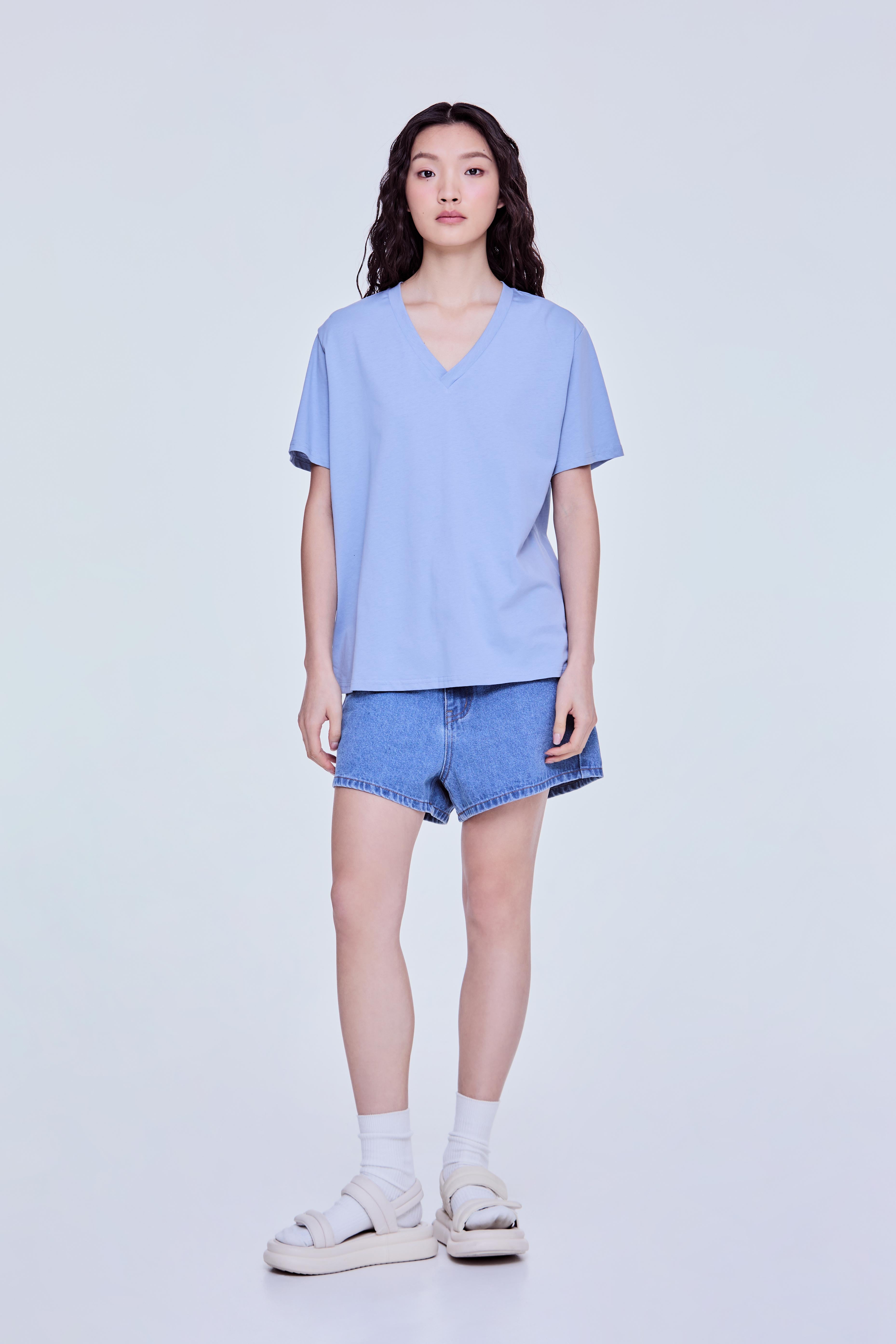 Boxy V-Neck Tee – iORA Malaysia