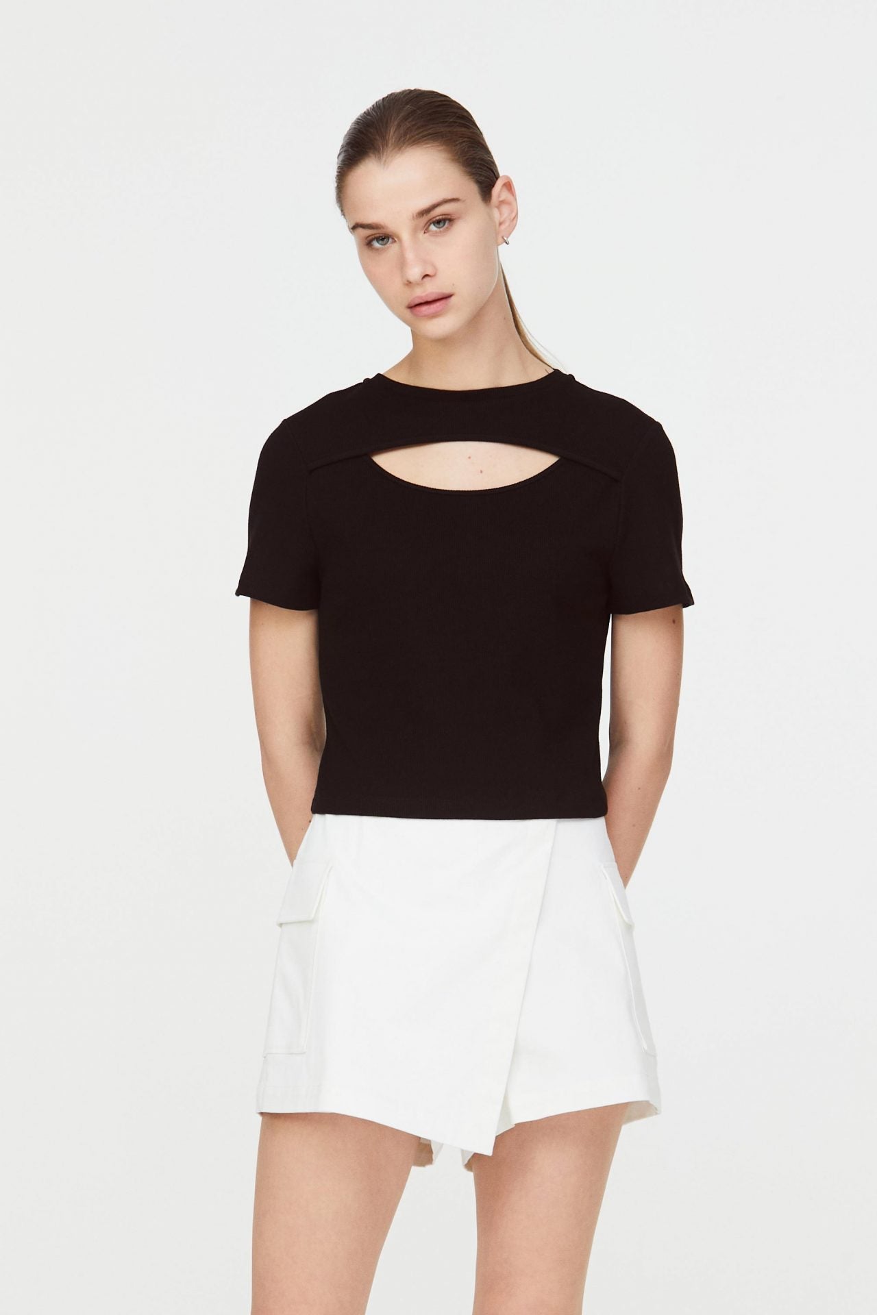 Cut Out Detail Tee – iORA Malaysia
