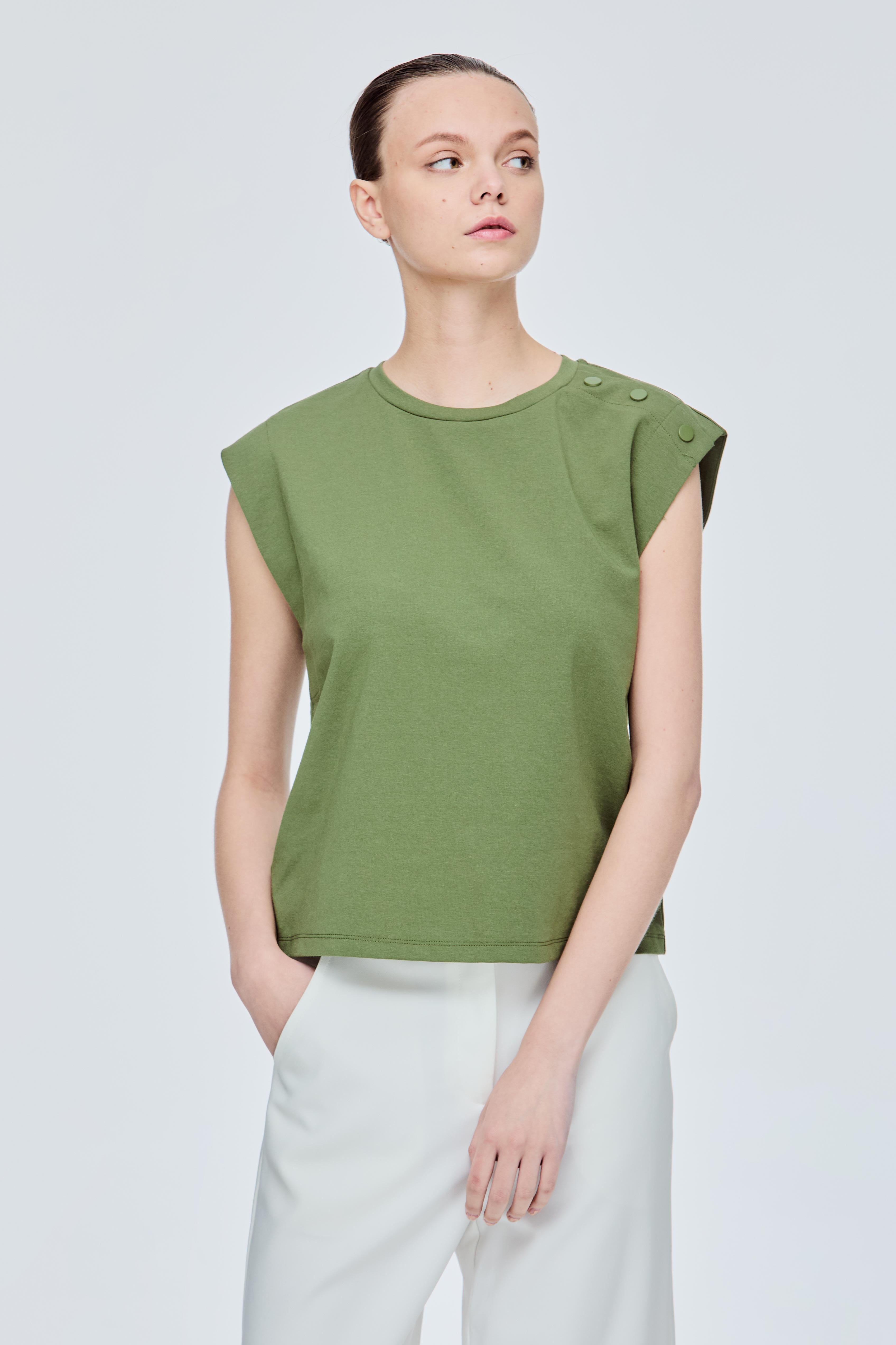 IORA GATHERED SLEEVES TOP – iORA Malaysia