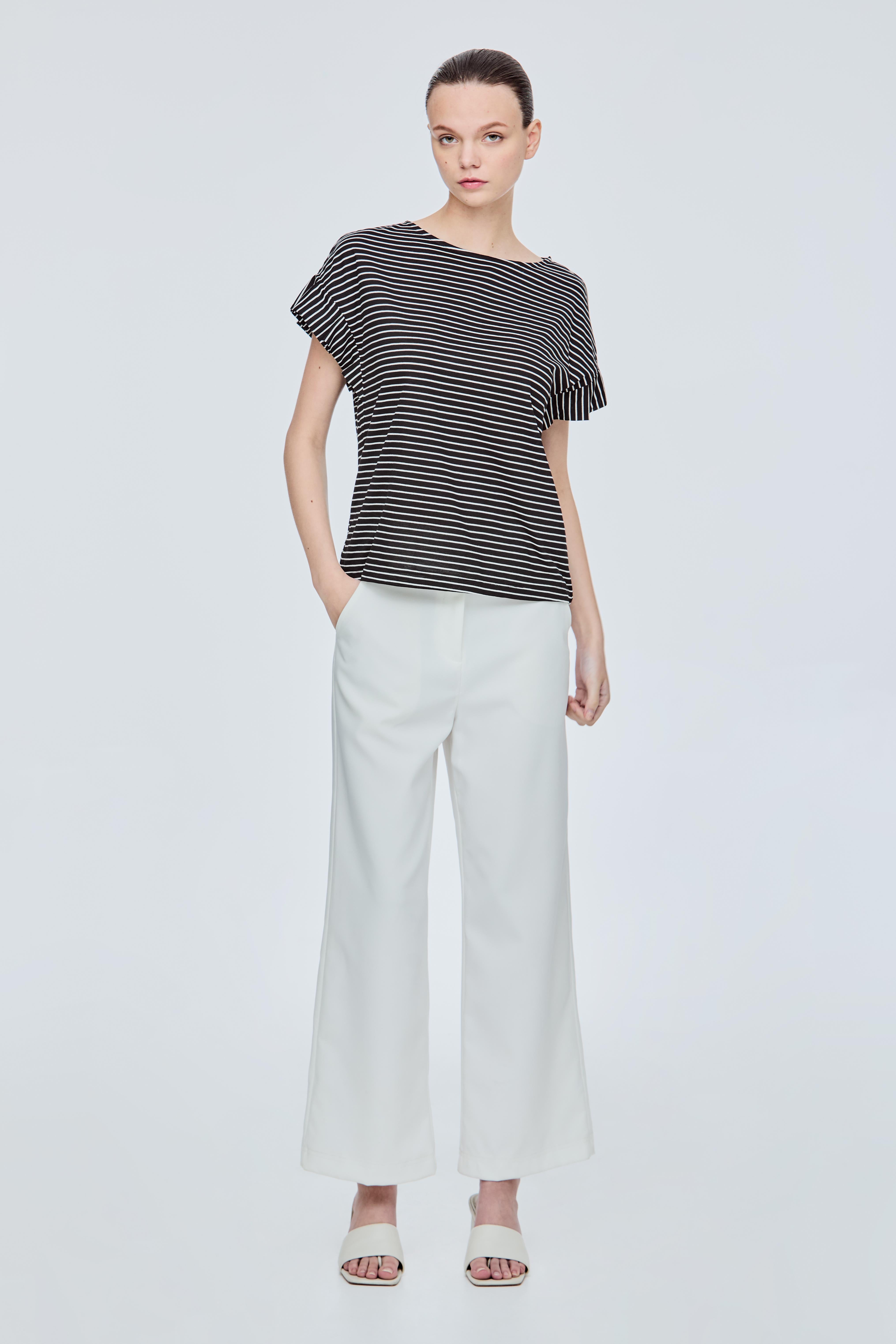 IORA GATHERED SLEEVES TOP – iORA Malaysia