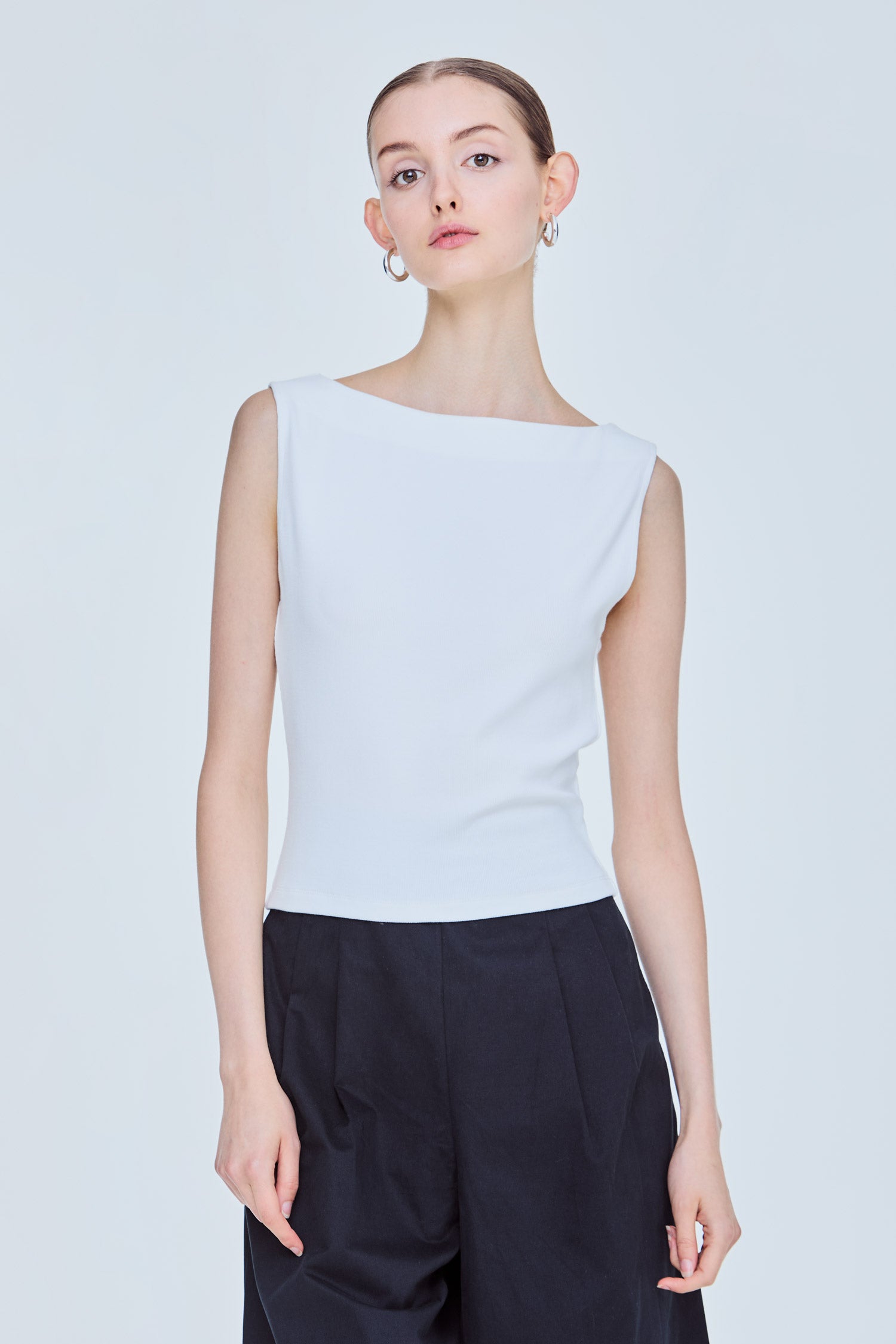 Clean Sleeveless Boat Neck Top – iORA Malaysia