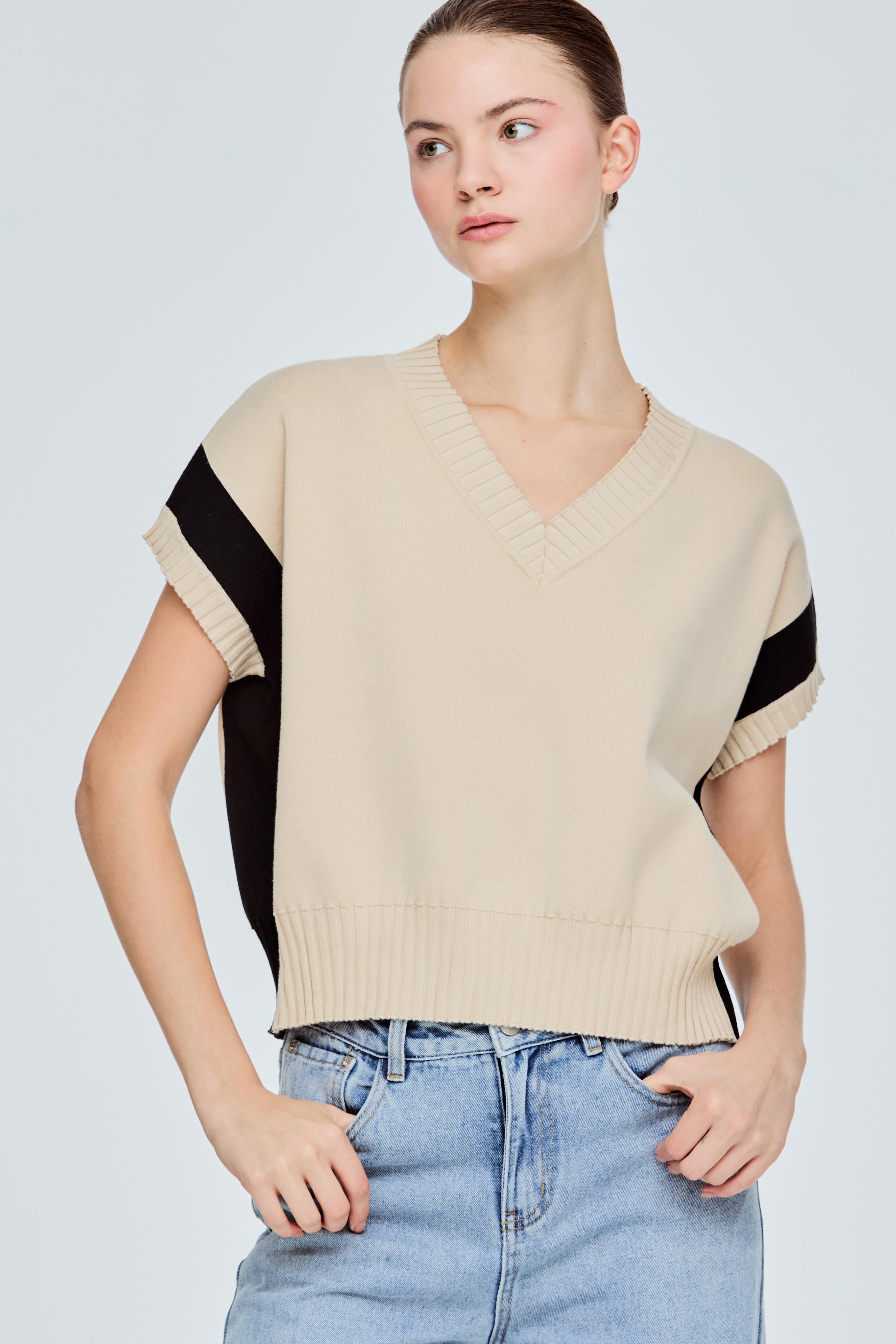 V-Neck Contrast Knitted Vest – iORA Malaysia